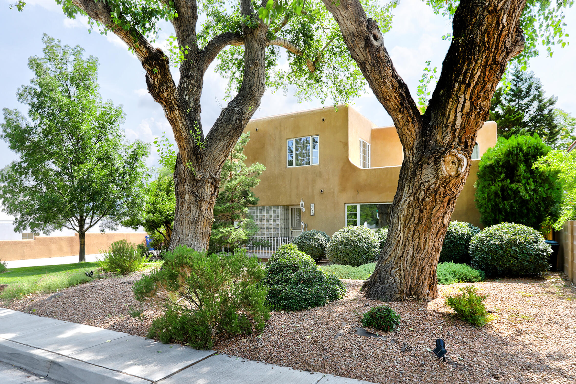Albuquerque Homes with Five Bedrooms